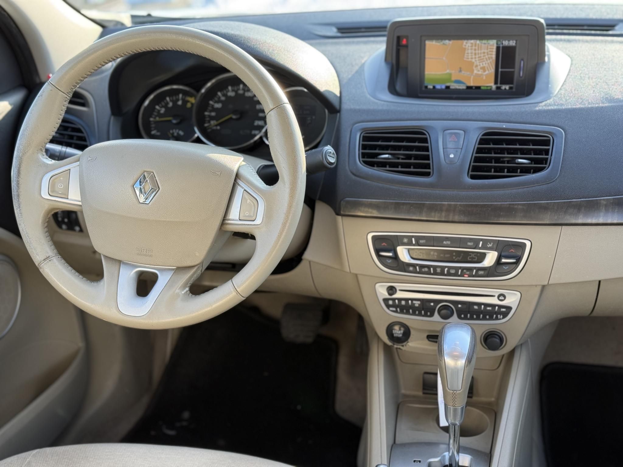 Használt RENAULT FLUENCE 1.5 dCi Privilege EDC MAGYARORSZÁGI!TEMPOMAT ...